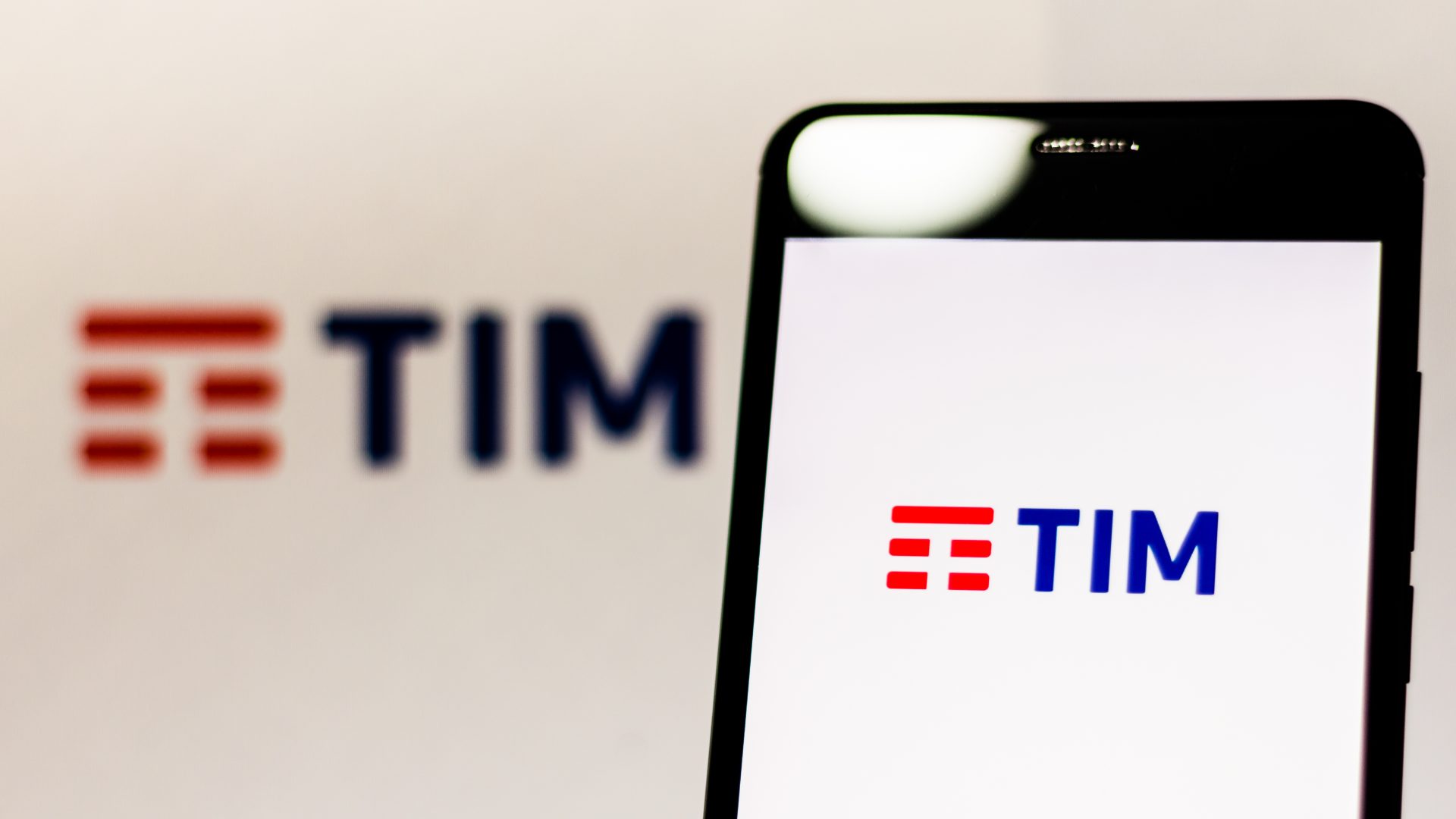 TIM (TIMS3) anuncia grupamento de ações para aumentar a liquidez do ...