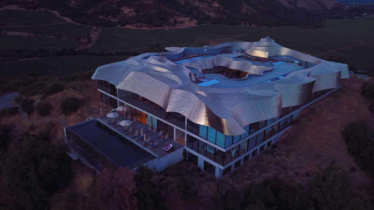 Como será o hotel de luxo que casal bilionário dono da melhor vinícola ...